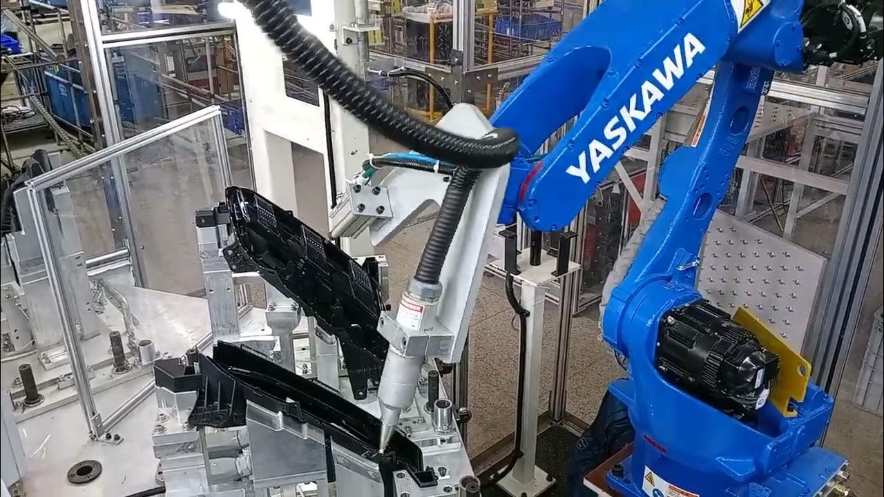 YASKAWA ROBOT - YouTube