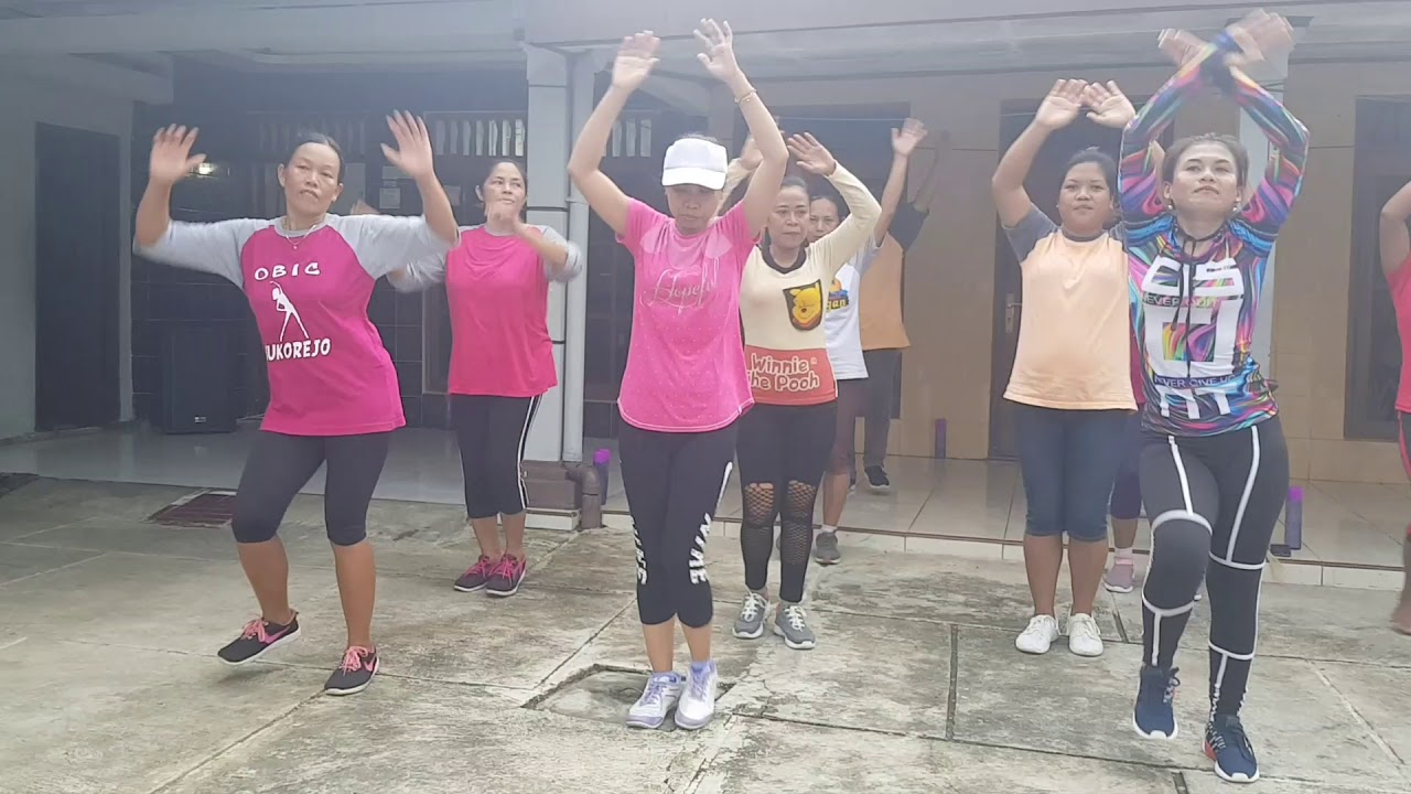 ZUMBA REMIX SPONGEBOB TIK TOK VIRAL (SUSIE BAYAN OBIC) - YouTube