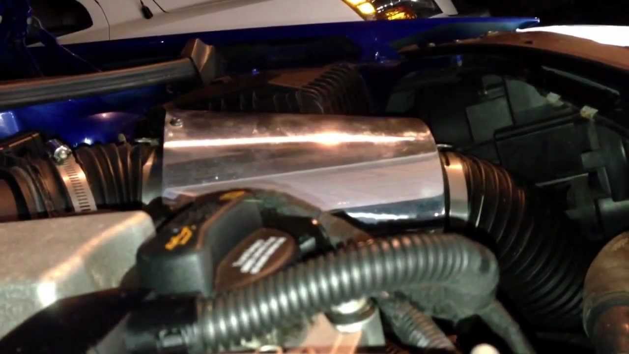 My custom cold air intake on my MkV R32 - YouTube