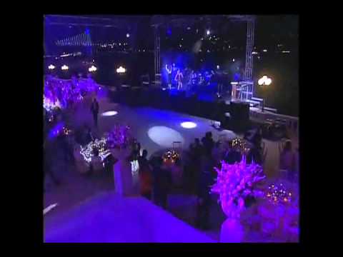 Hadise Ft. Gizem Bekaroğlu - Deli Oğlan