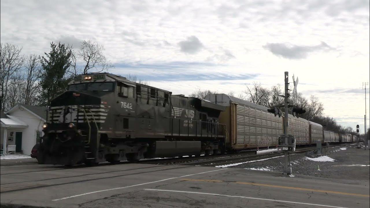 NORFOLK SOUTHERN GE ES44DC GEVO Northbound Mix Freight - YouTube