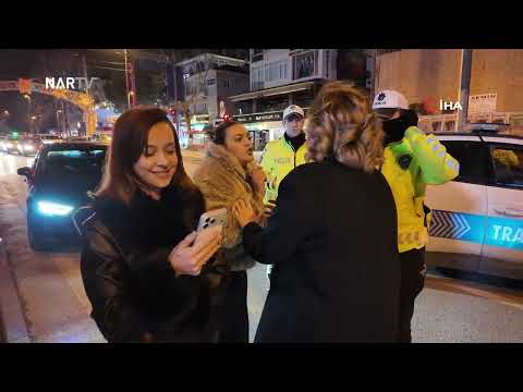 Polis uygulamasında ilginç anlar: Alkollü yolcu çakar iddiasıyla aracın önüne atladı