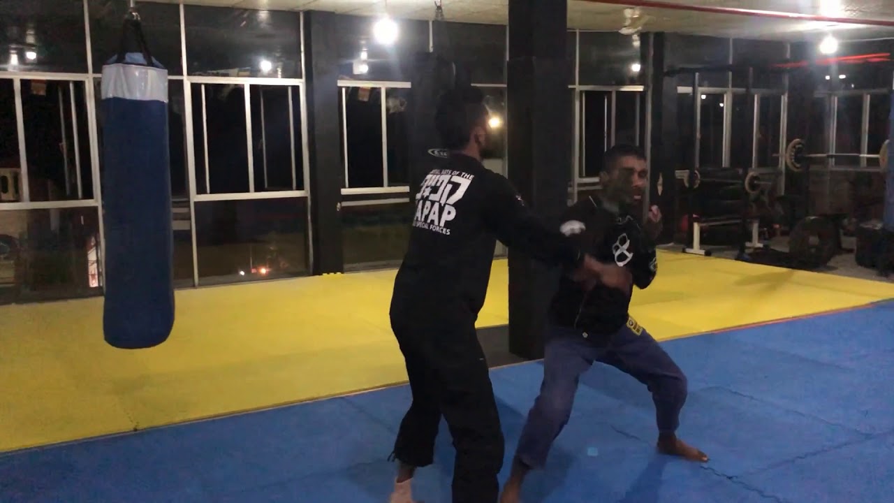 How to escape from front choke with push against aggressive opponent ...