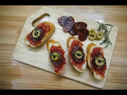 [Tapas españolas] Pan con tomate y chorizo - YouTube