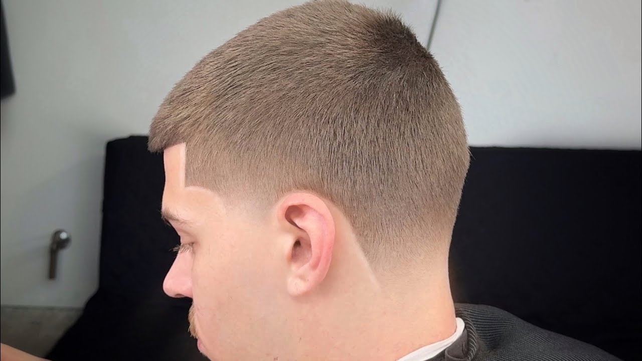 BARBER TUTORIAL - STEP BY STEP BLURRY TAPER FADE💈🔥 - YouTube