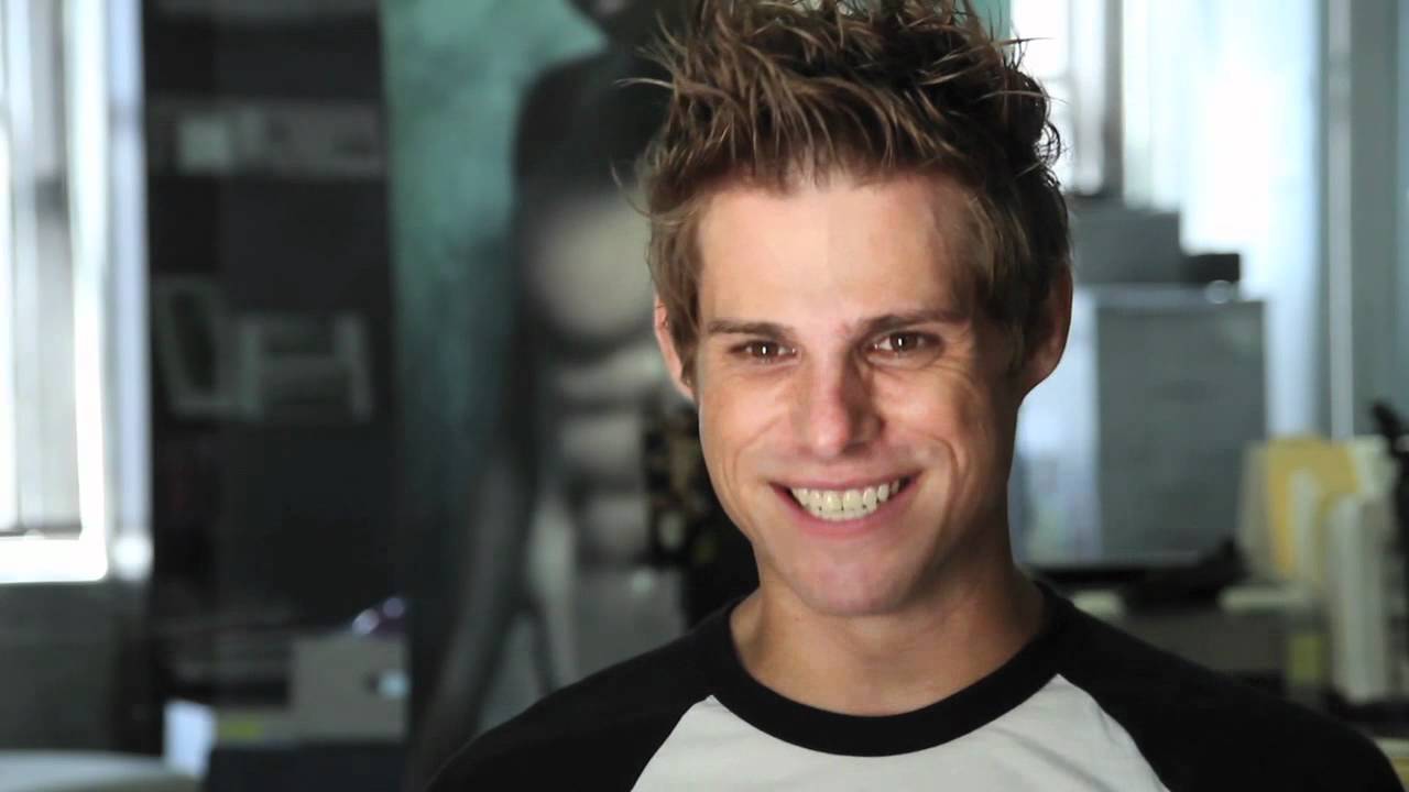 Interview with Actor Nathan Frizzell (Ross) - YouTube