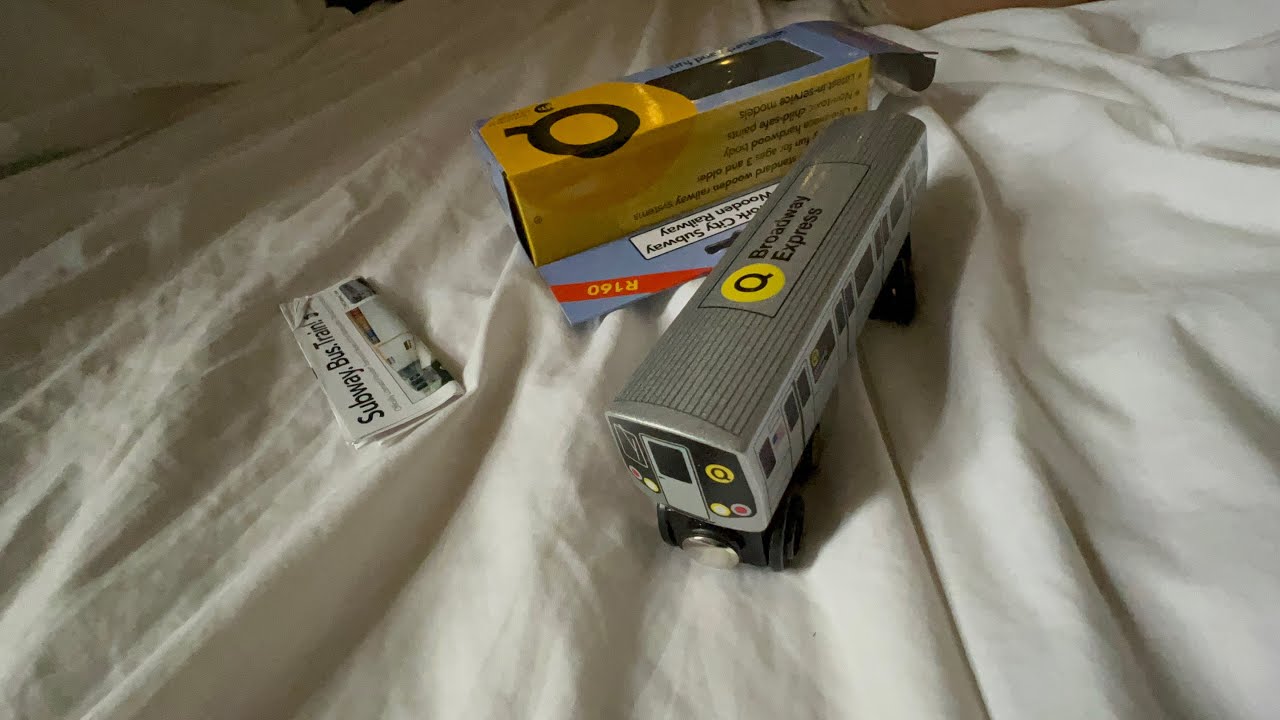 Unboxing R160 (Q) Munipals Train - YouTube