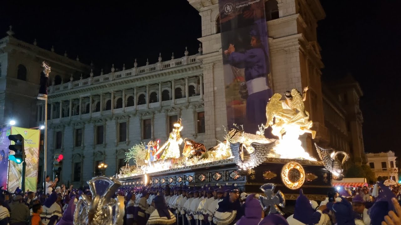 jesus de Candelaria paso por Catedral Metropolitana 2024 jueves santo ...