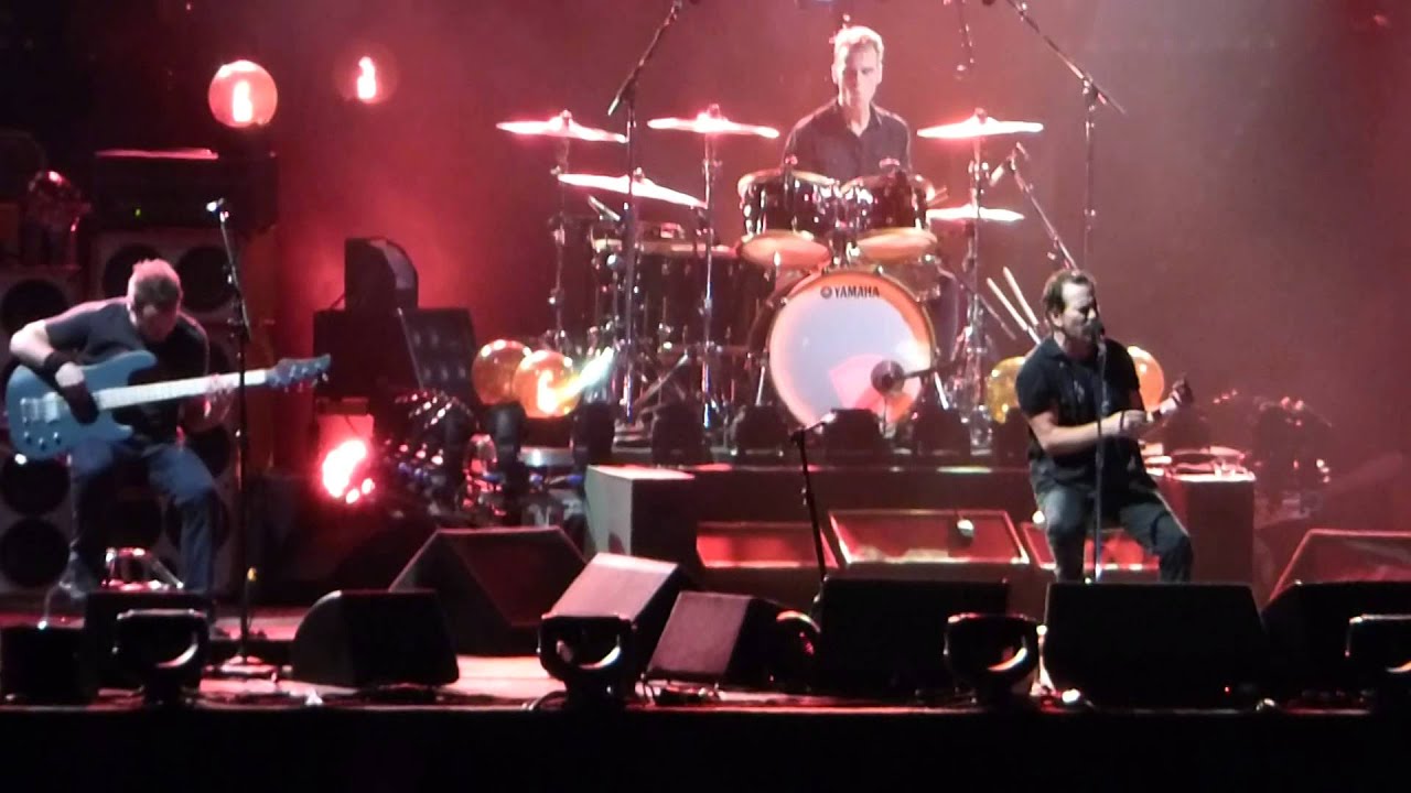 Footsteps - Pearl Jam @ La Plata, Argentina 2015 - YouTube