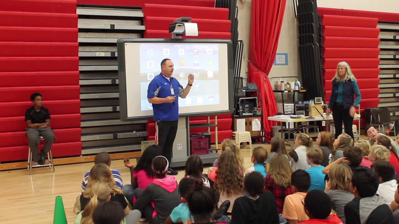Bearden Middle Coding In Gym - YouTube