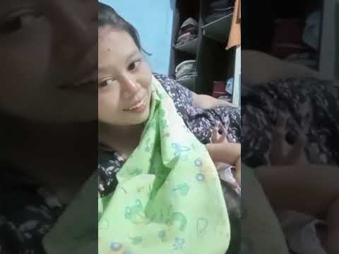Busui Live Sambil Spill Lagi Nenenin Anaknya 