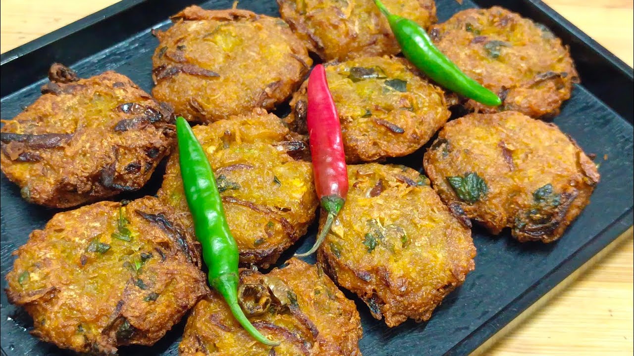 Easy Potato Pakora Recipe | Crispy potato snacks | Less Ingredients ...