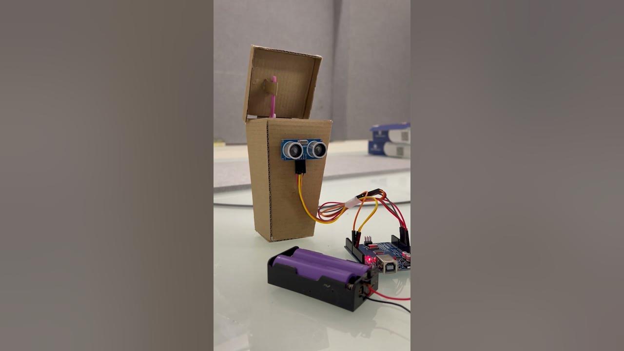 DIY Smart Dustbin using Arduino #roboarmy #ultrasonicsensor #scienceproject - YouTube