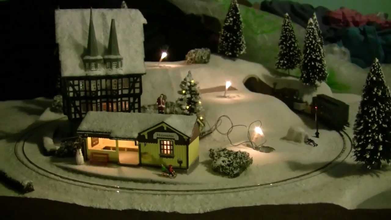 Egger Bahn - HOe scale Christmas diorama layout under construction ...