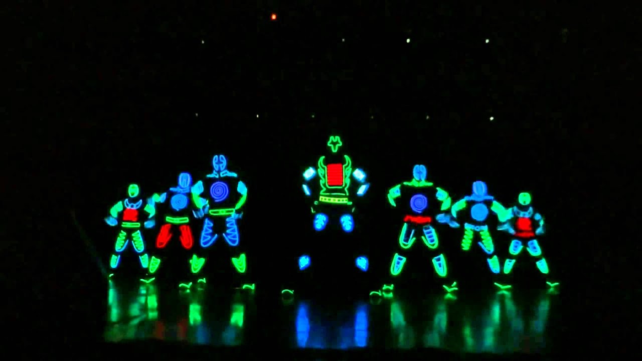 Samsung Galaxy S4 Launch Tron Led Dance by Skeleton Dance Crew India ...
