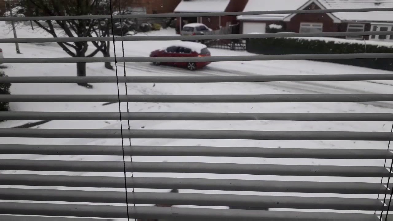 Curtain Twitching after the big Snow! Long Furlong, Rugby, Warwickshire ...