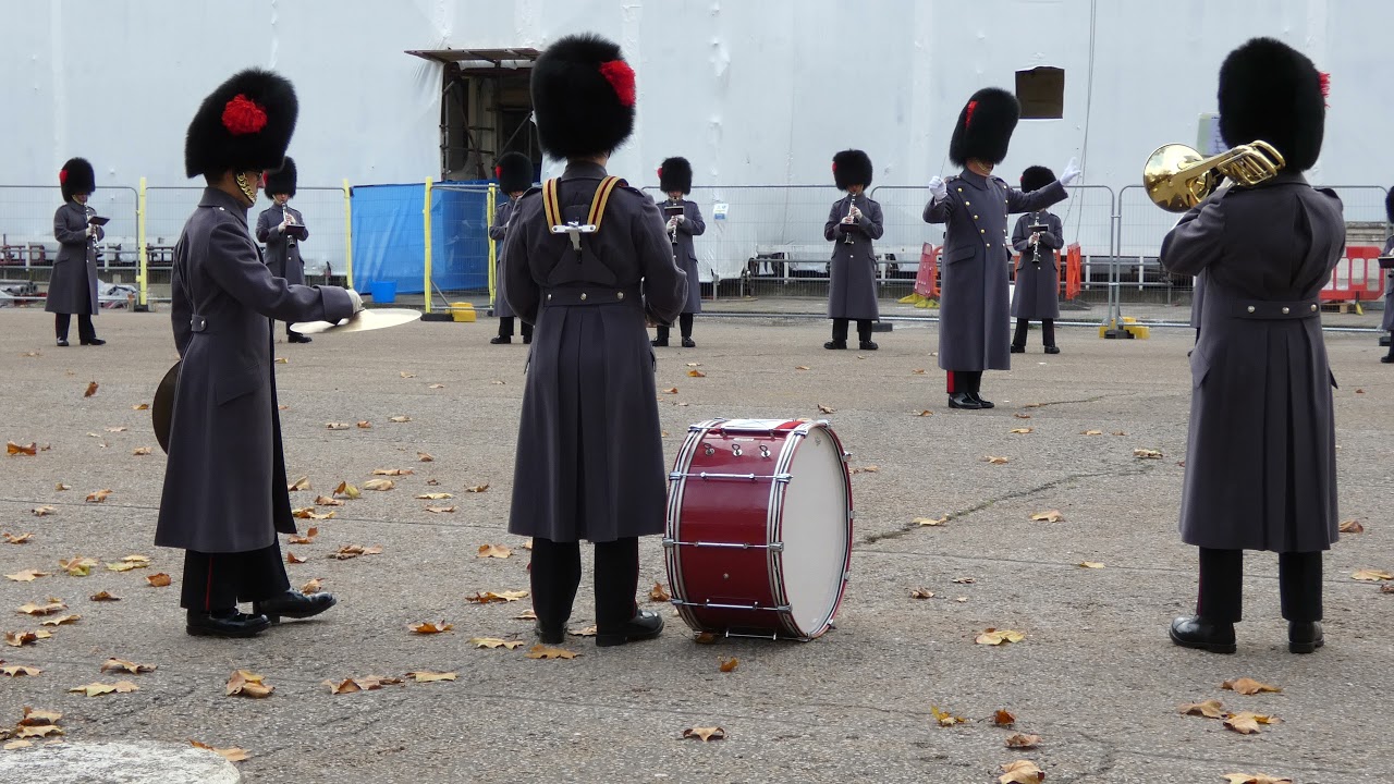The Band of the Coldstream Guards - YouTube