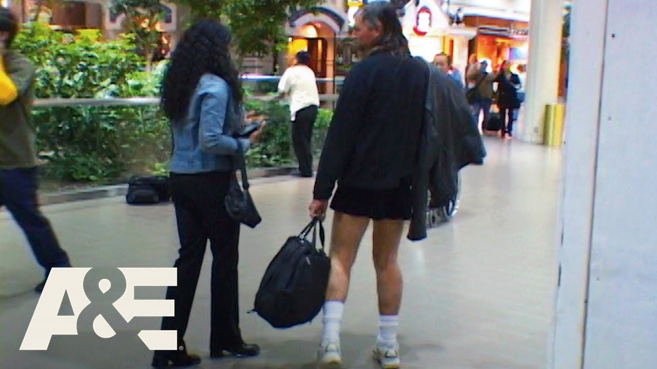 Airline: Man’s Shorts are Too Short for Flight | A&E - YouTube