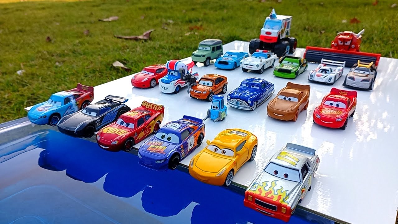 Disney Pixar Cars : Lightning Mcqueen, Cruz, Storm, Mater, Finn, Guido ...