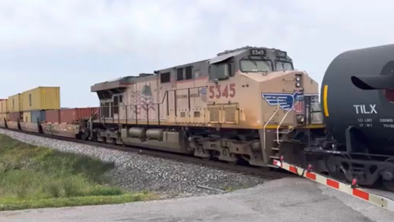 CSX precision railroading at its best. - YouTube