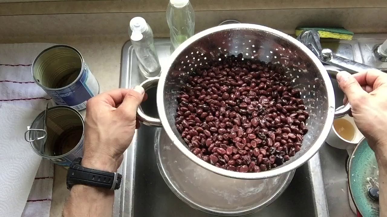 How to strain canned beans - YouTube