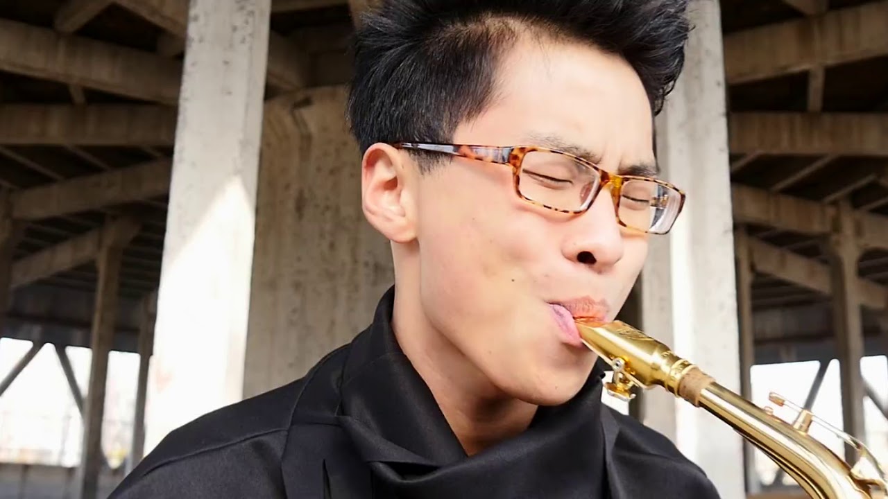 We Are The Champions (Queen) Saxophone Cover 我们是冠军【Queen】峰源萨克斯 - YouTube