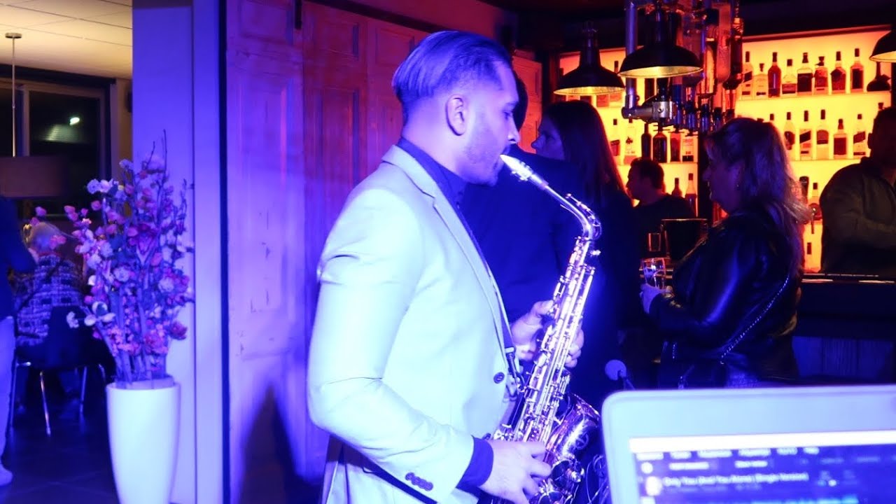 Saxophone player Gingerale - Man with the red face - YouTube