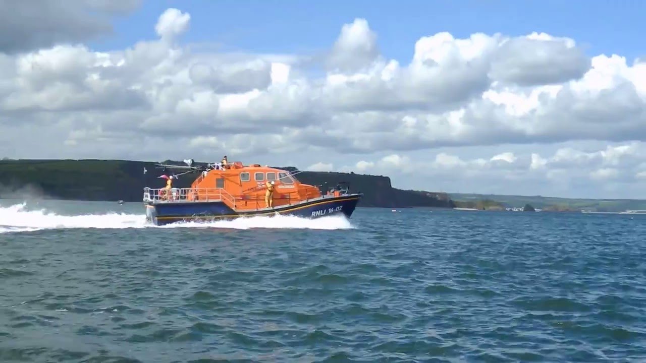 lifeboat launch tenby 2016 - YouTube