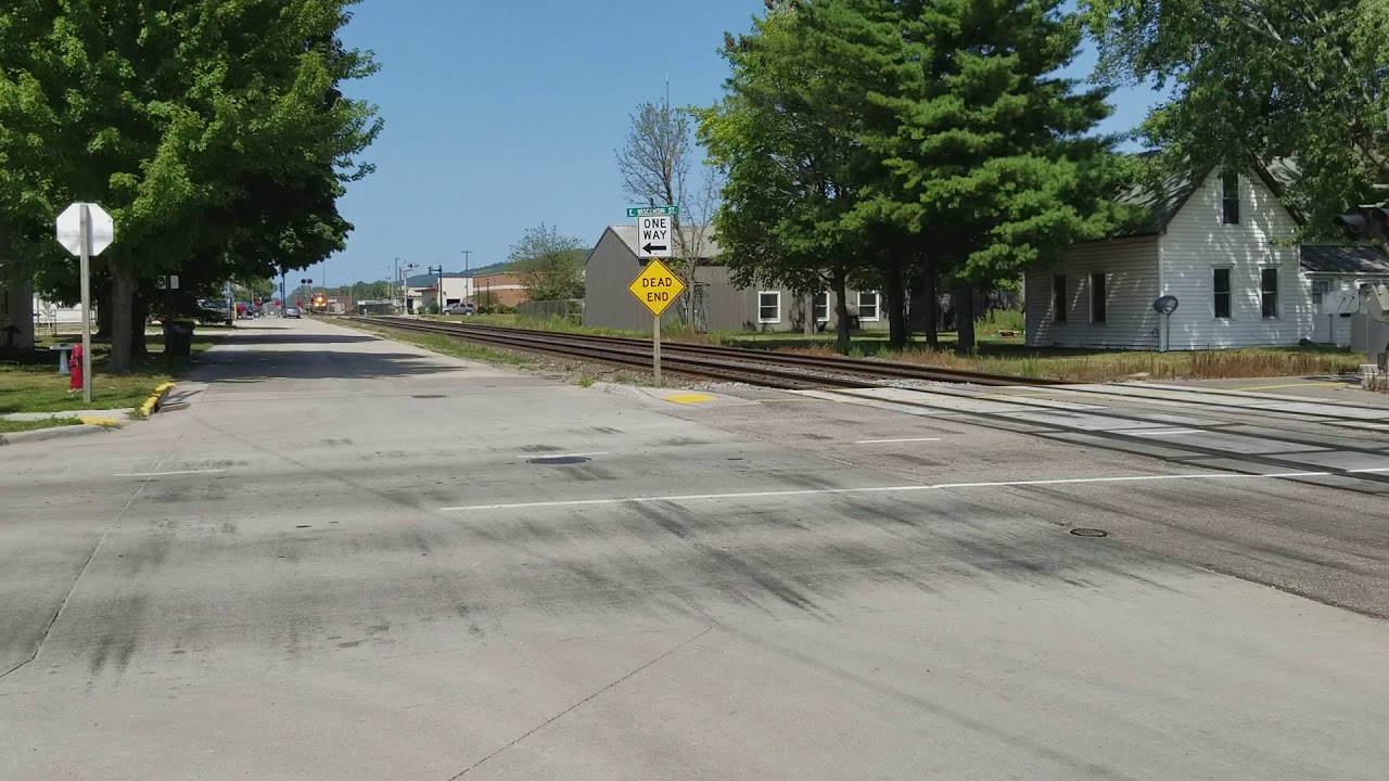BNSF inspection train PDC Wisconsin - YouTube