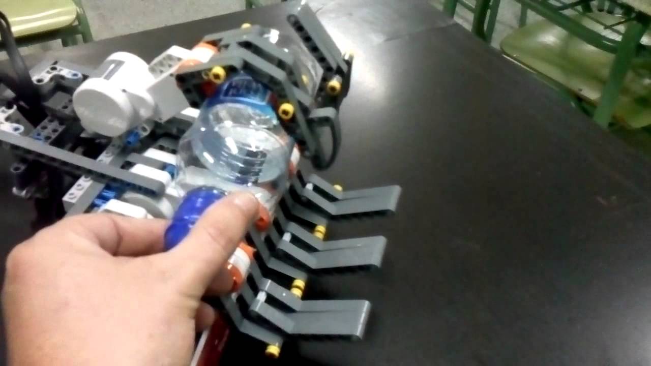 Mano robótica. LEGO Mindstorms NXT robotics - YouTube