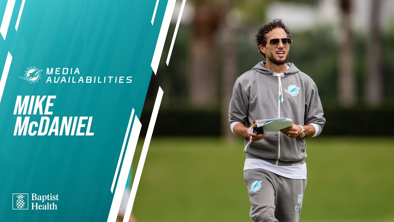 Coach Mike McDaniel meets with the media | Miami Dolphins - YouTube