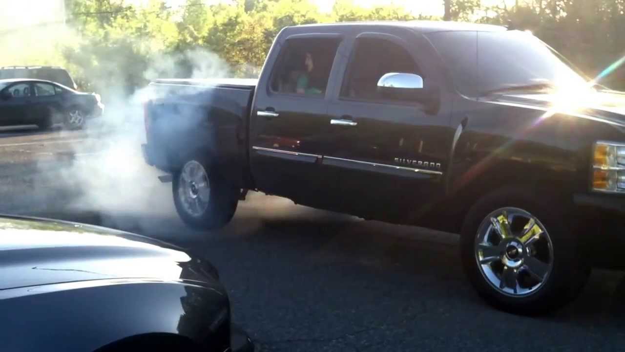 2013 Chevrolet Silverado Burnout - YouTube