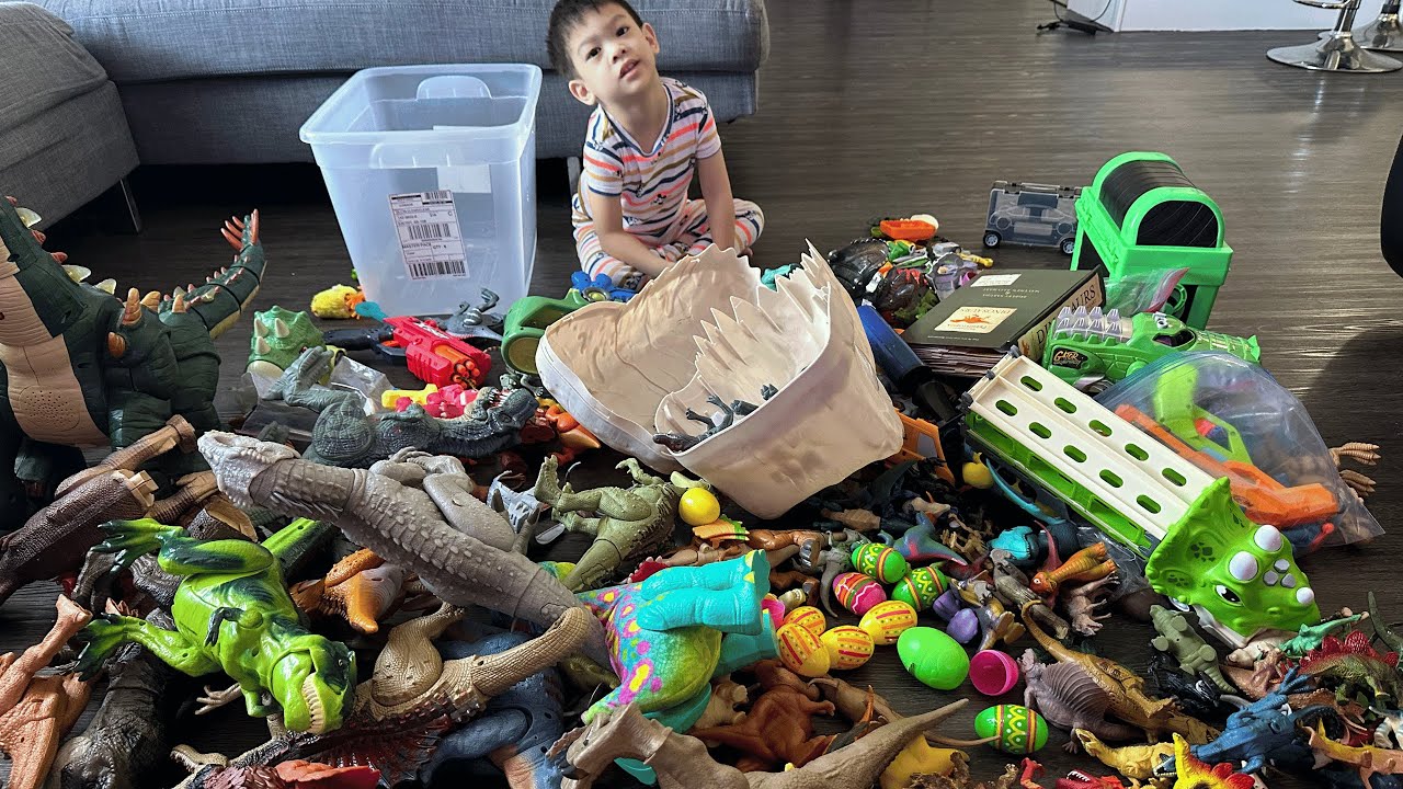 Jurassic Tidy-Up: Speed Cleaning Dino Toys (Time Lapse) - YouTube
