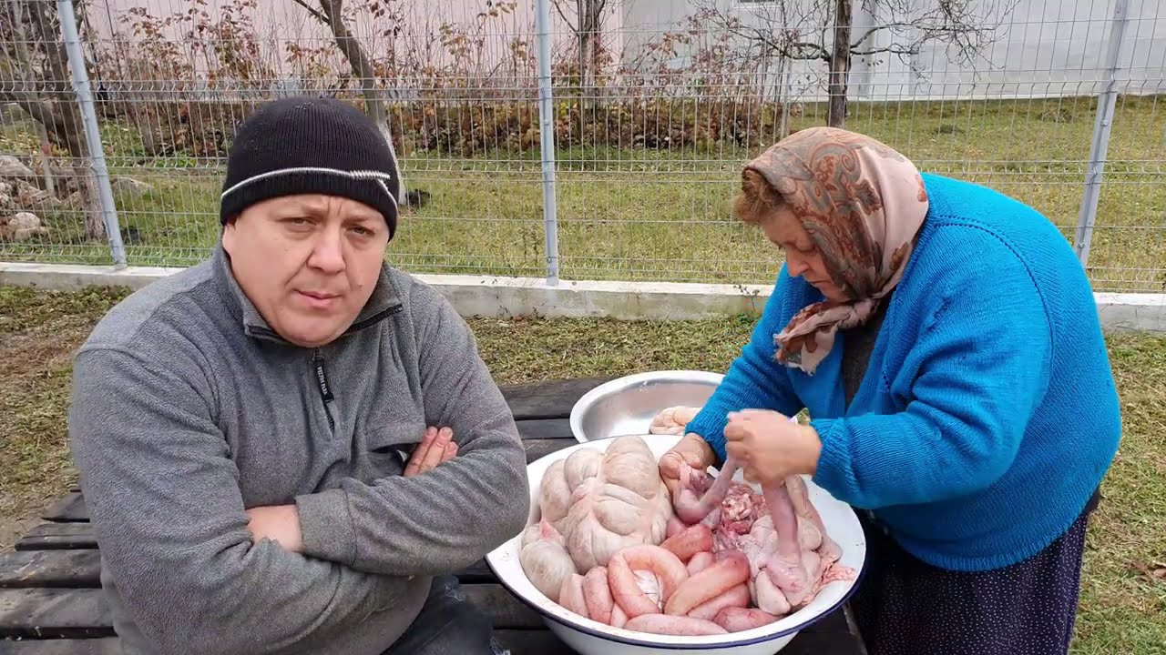 CUM SE PREGĂTESC MAȚELE DE PORC PT A FACE CÂRNATI , CALTABOSI SI TOBE ...