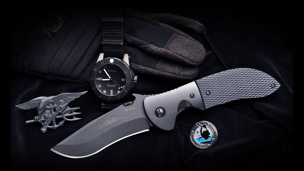 The Commander by Emerson Knives, Inc. - YouTube
