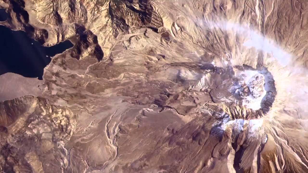 A closer look at Mount St Helens National Volcanic Monument - YouTube