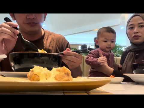 Pov ajak bayi 5 bulan makan tp dia malah pengen ikutan makan 🤣