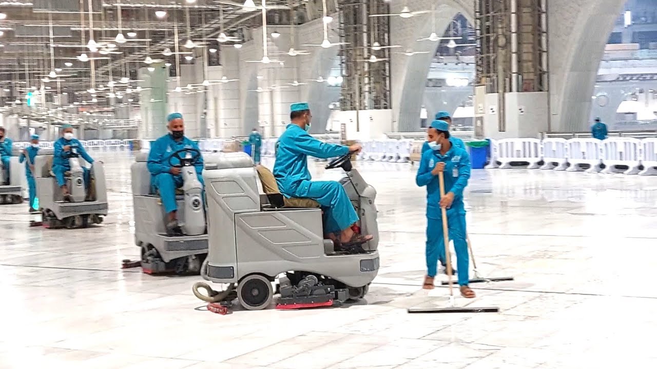 Cleaning of Masjid Al Haram | Masjid Al Haram Live Today Now - YouTube