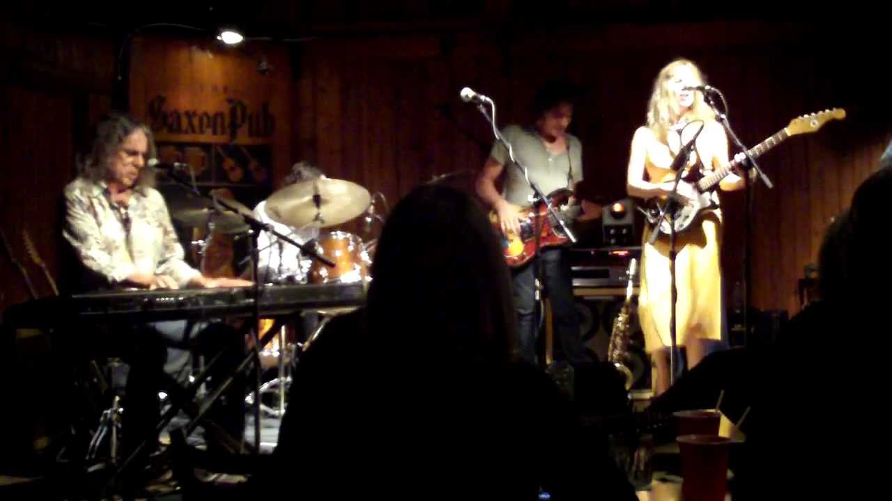 Bobby Whitlock & CoCo Carmel "Tell The Truth" @ Saxon Pub 3/25/12 - YouTube