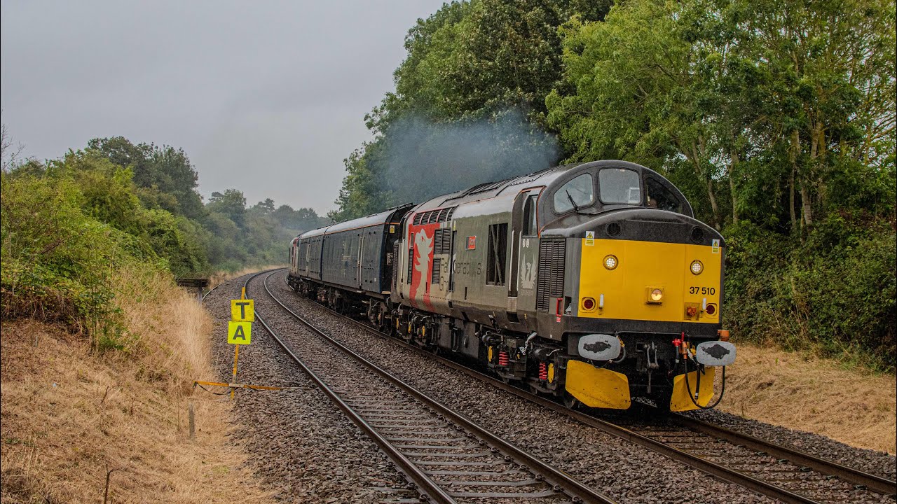 Rail Operations Group 37510 Storms away from Wymondham with 5M57 10/09 ...