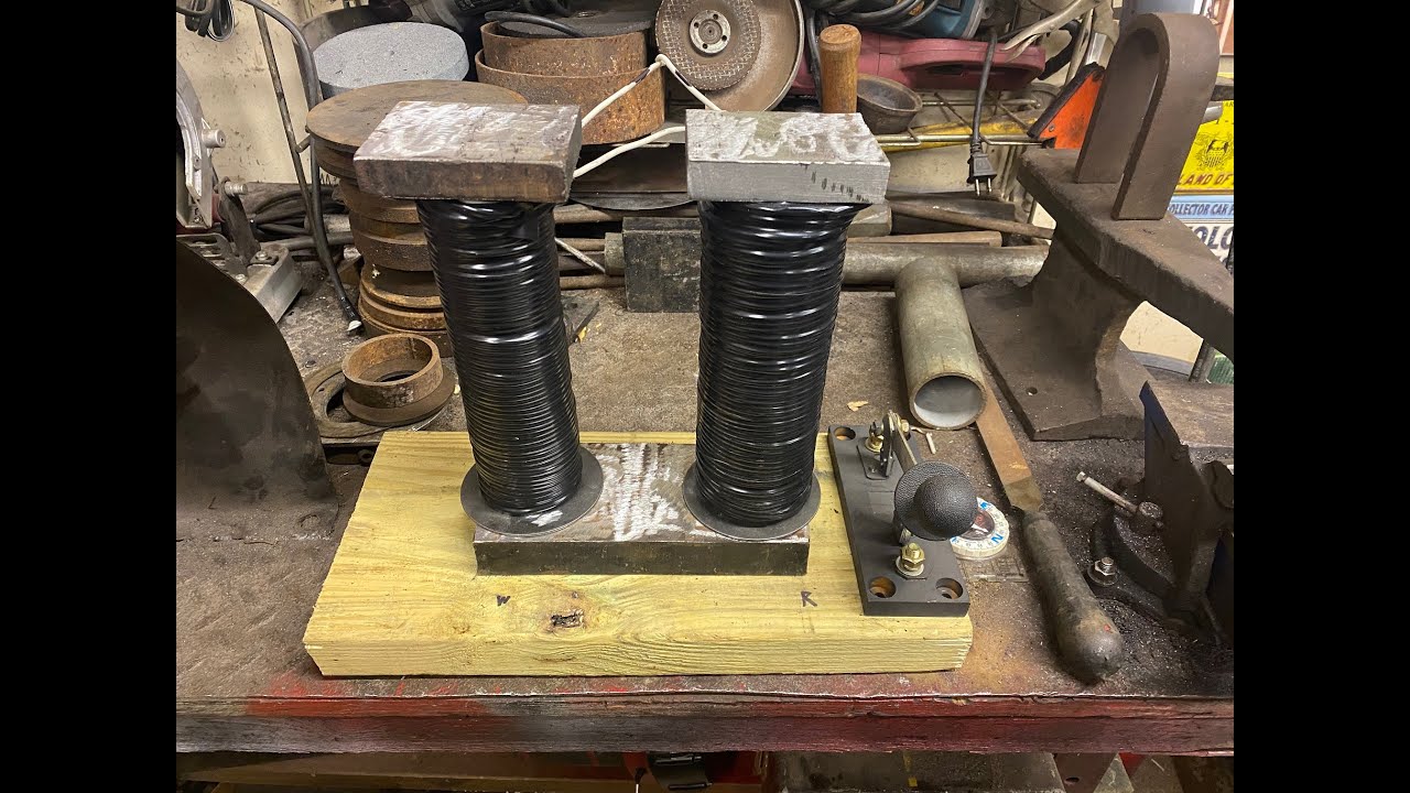 Magneto magnet charger hit miss engine. - YouTube