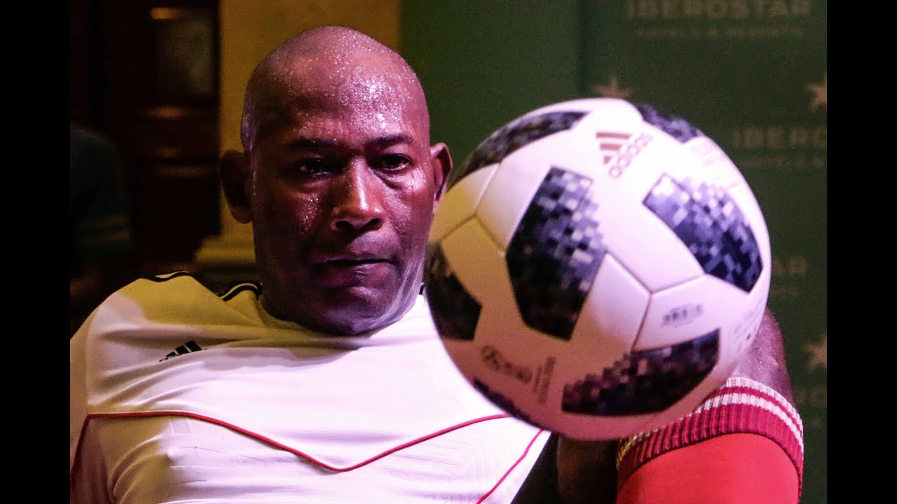 Erick Hernández establece nueva marca mundial de dominio del balón ...