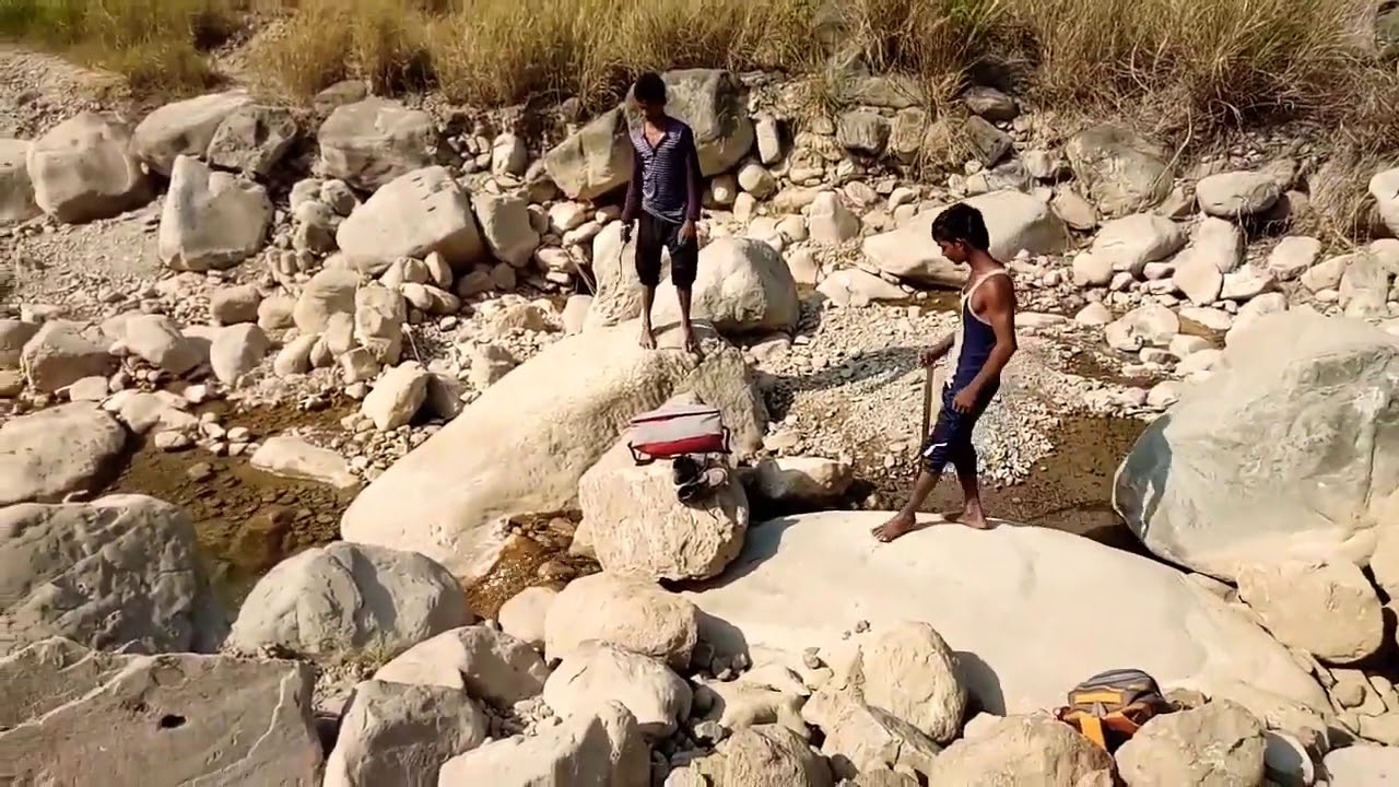 Angaare Bane Sholay 2 - YouTube