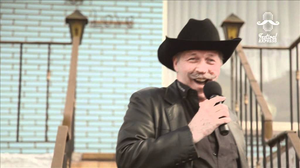 Rocking Moustache - Alors on danse (Festival Express op Acht) - YouTube