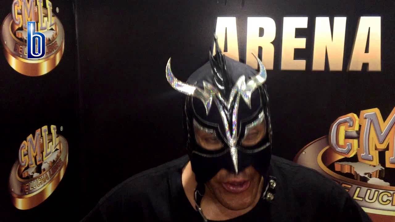 “Quiero la máscara de Pierrothito”: Último Dragoncito - YouTube