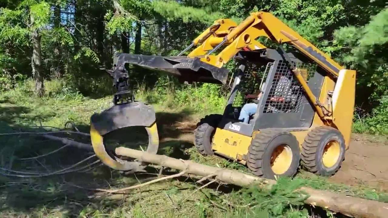 doing some chipping with a Morbark M18R - YouTube