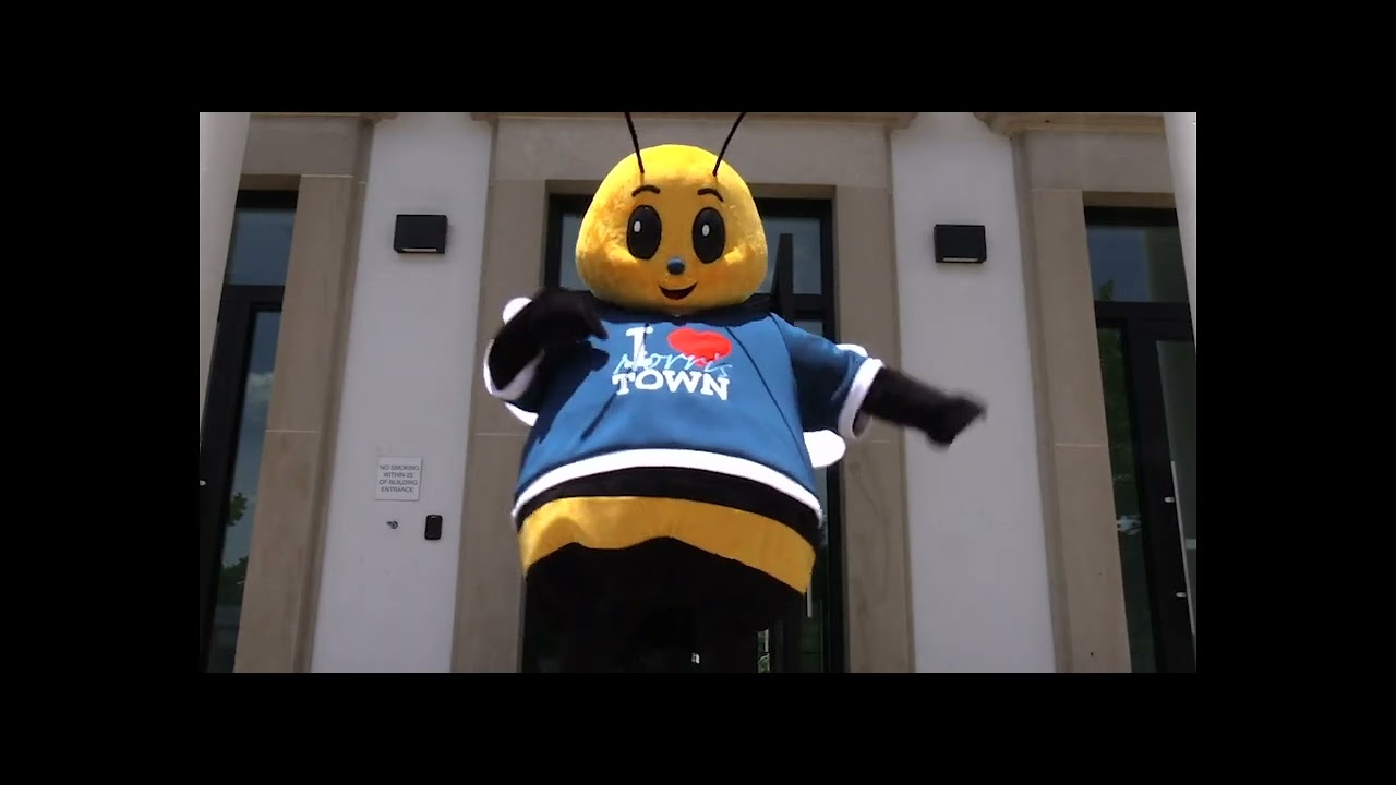 Izzy the Bee teaser - YouTube