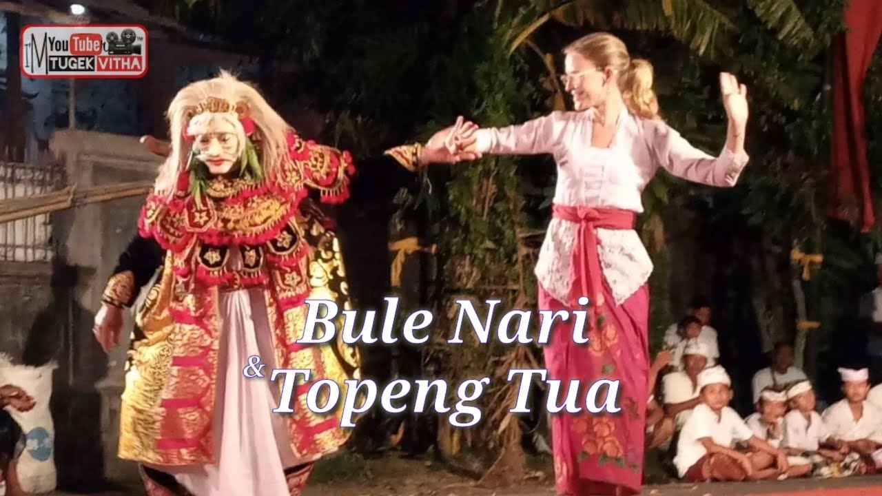 Tari Topeng Tua Bersama Gadis Bule - YouTube
