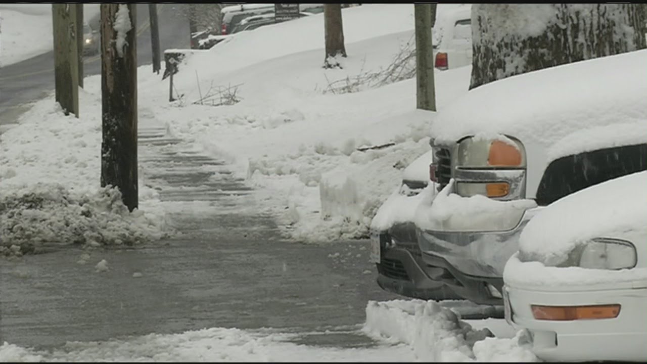 Conway residents clear out several inches of snow - YouTube