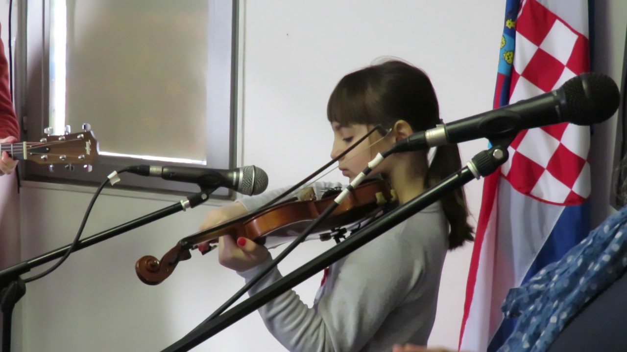 20171501 Glorija violina, nova gitara, nova pjesma - YouTube